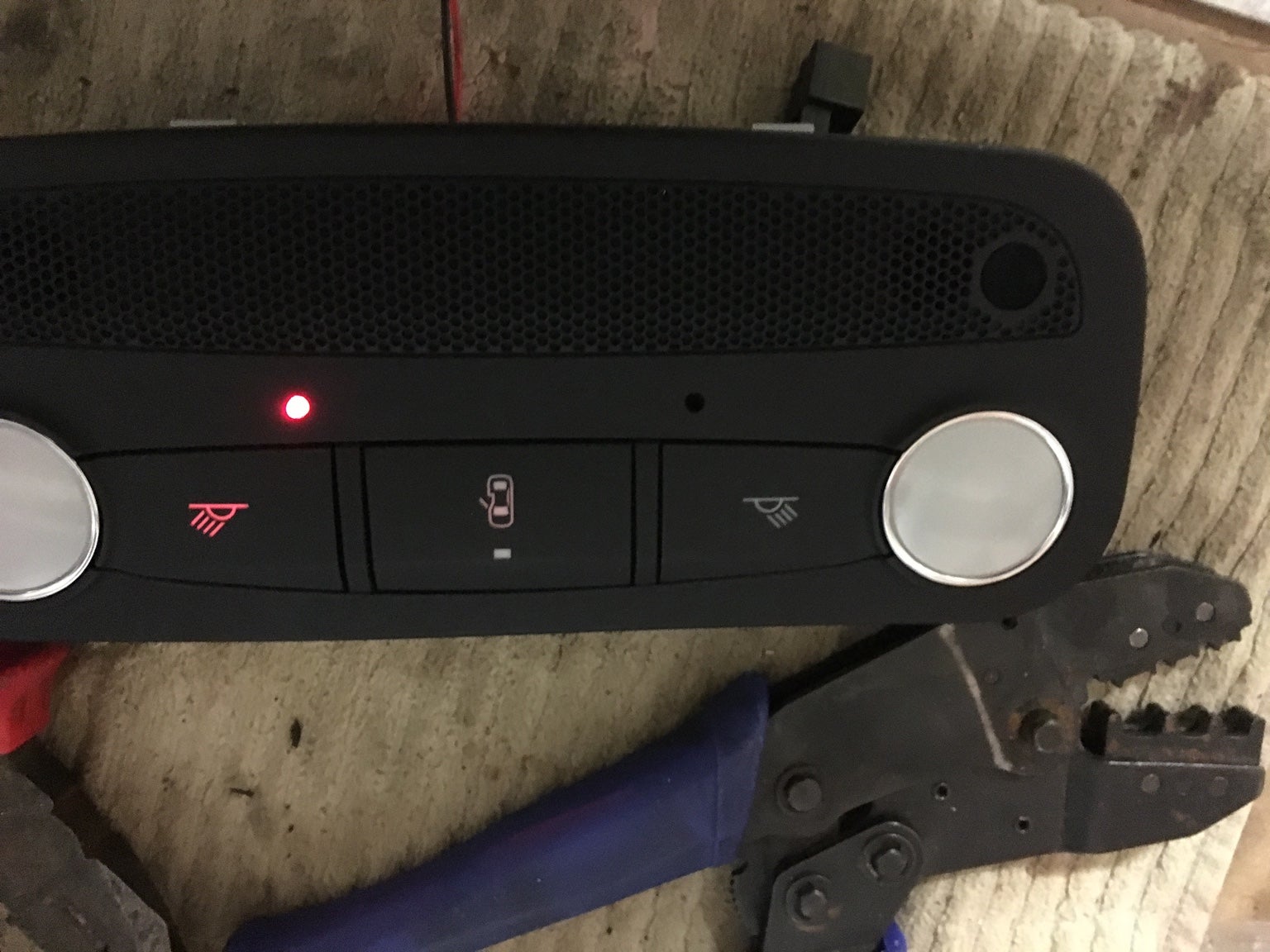 How to: Retrofitting Map Lights / Courtesy Lights | Audi TT Forum