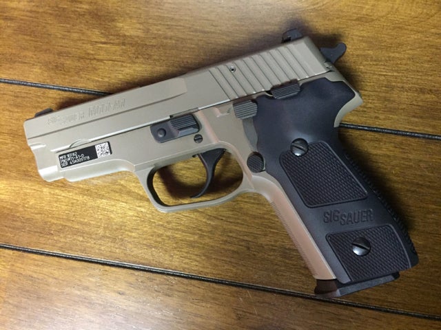 M11-A1 grips | SIG Talk