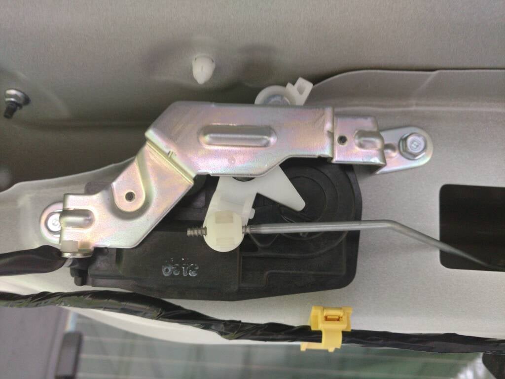 Glass hatch locking mechanism | Honda Pilot - Honda Pilot Forums