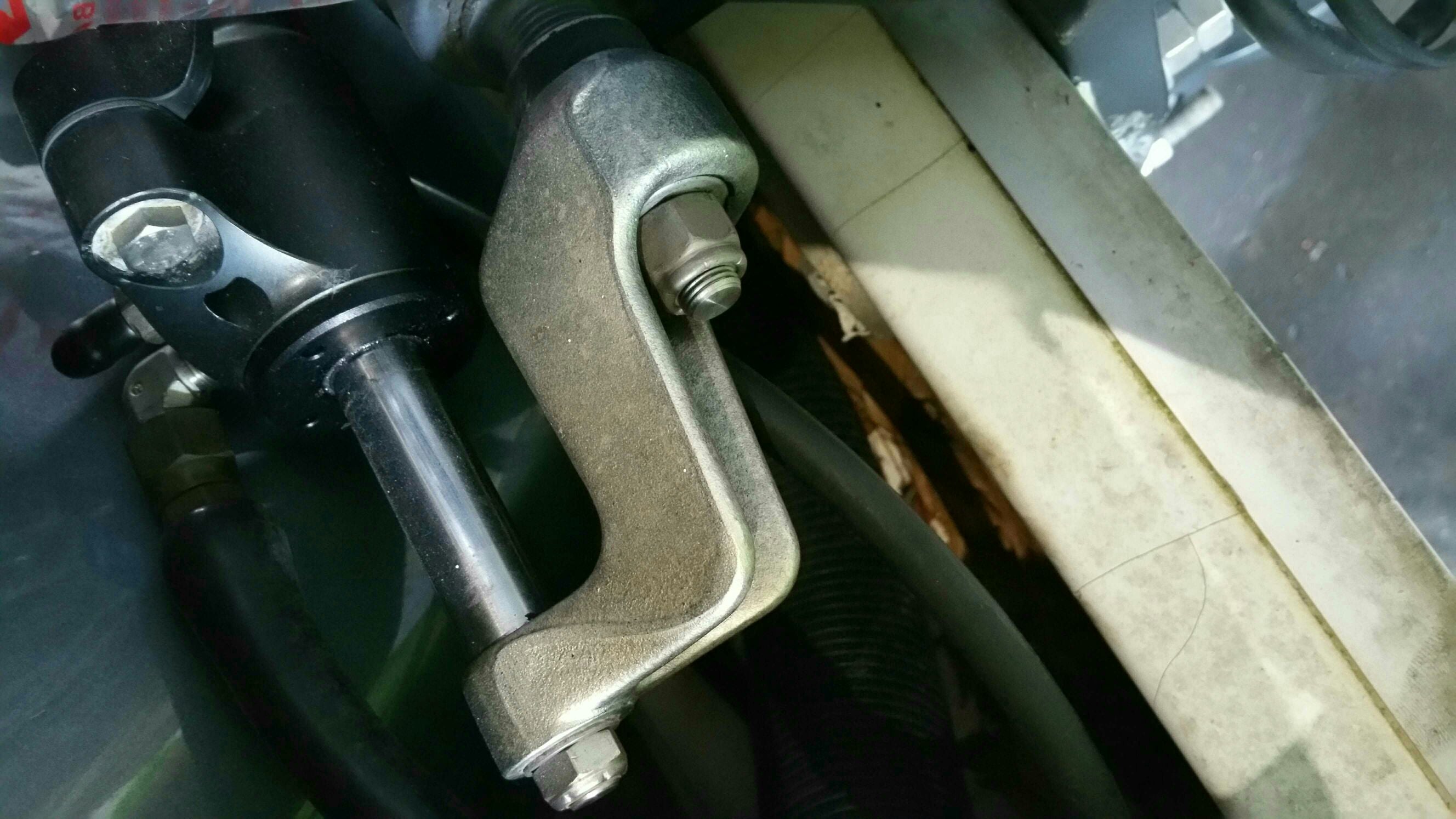 Yamaha F225 Steering Bracket Removal | Pensacola Fishing Forum
