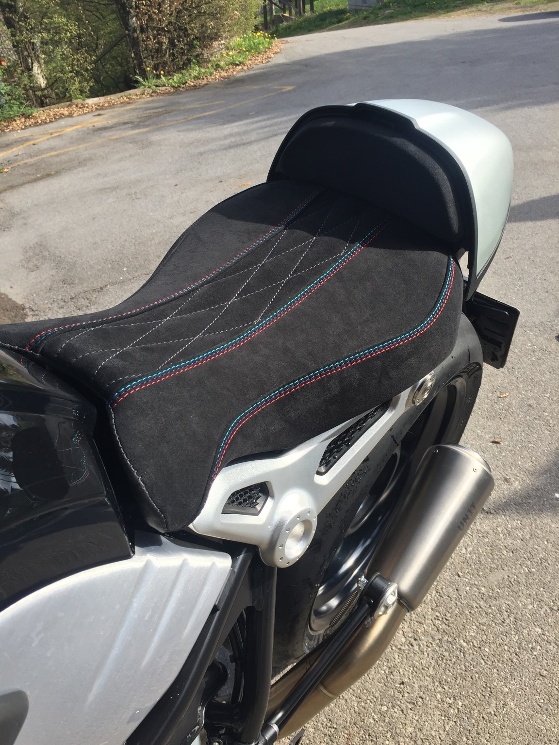 What are the custom seat options available for the R9T? | BMW NineT Forum