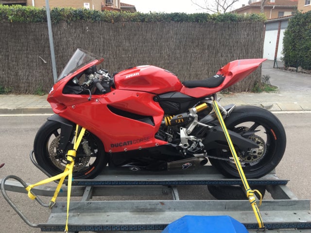 My Red 889 4 Road travel and trackdays | Ducati 899 Panigale Forum
