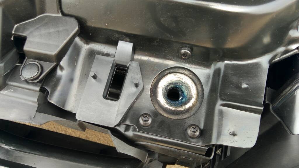 Hood Lever Sticking Out of Grille | E46 Fanatics Forum