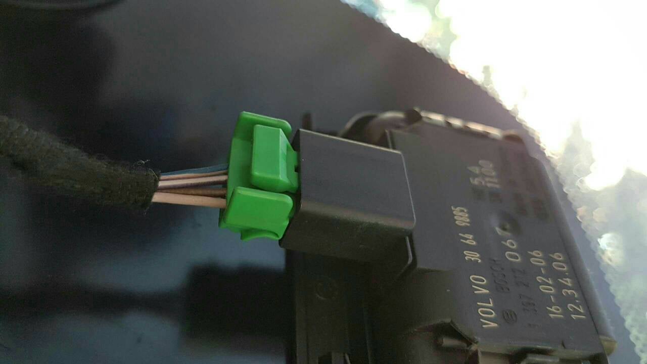 Rain sensor cover removal | SwedeSpeed - Volvo Performance Forum