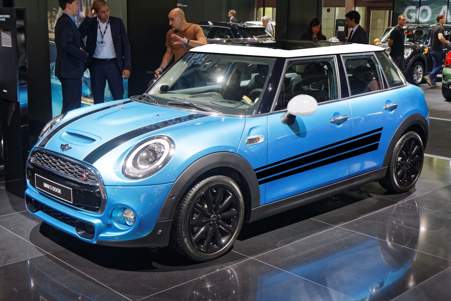 Electric blue mini black wheels? | Mini Cooper Forum