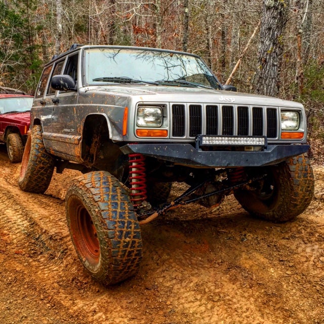 01 XJ Classic on Super Duty axles | Pirate 4x4