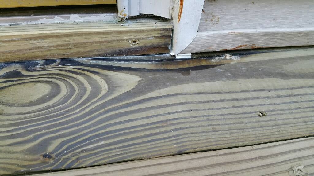 Should I drill weep holes in horizontal J channel under vinyl siding ...