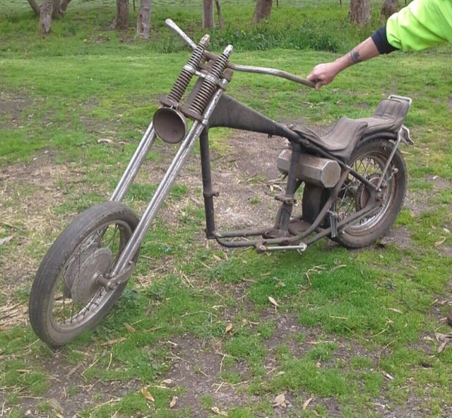 Barn Find rigid frame | Triumph Rat Motorcycle Forums