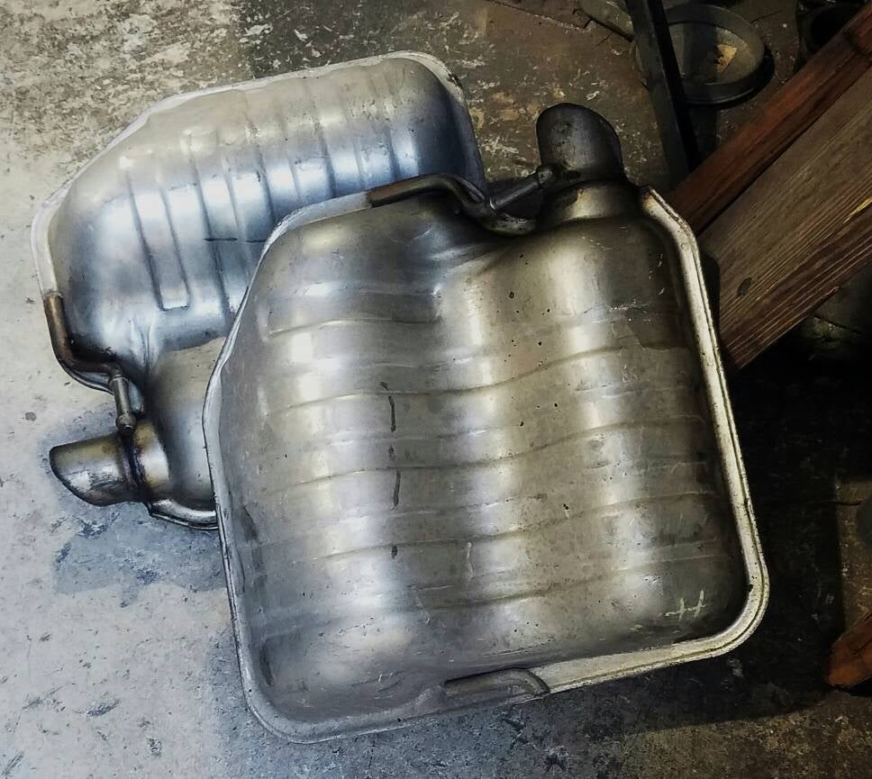 Dodge challenger factory Resonator replacement by straight pipes ...