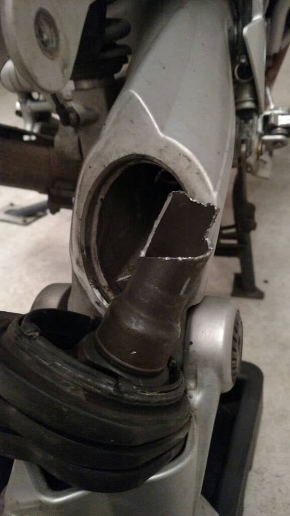 Ouch my shaft (broken drive shaft) | Adventure Rider