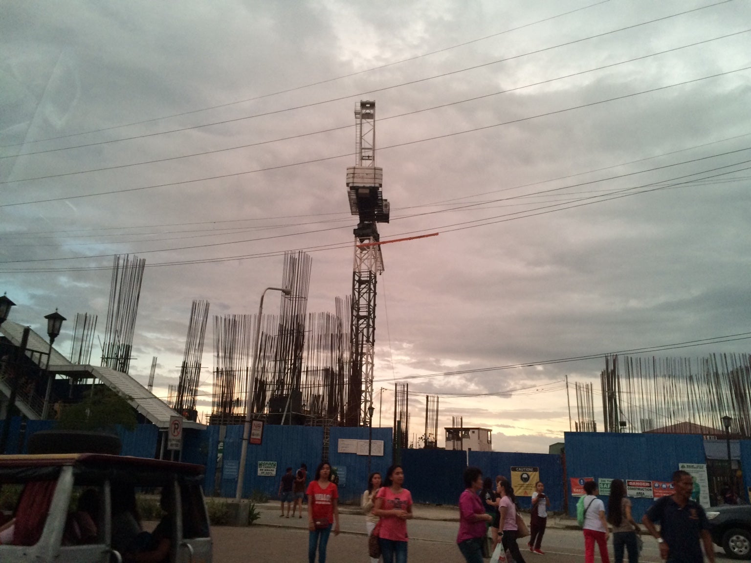 ILOÍLO | SM Strata [18Fx2|ofc|u/c] | SkyscraperCity Forum