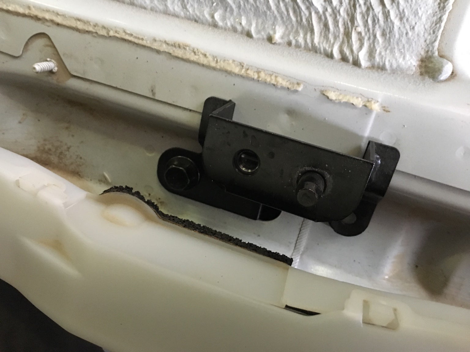 How To: Third Row Seat Install: 01-07 v70/xc70 | SwedeSpeed - Volvo ...