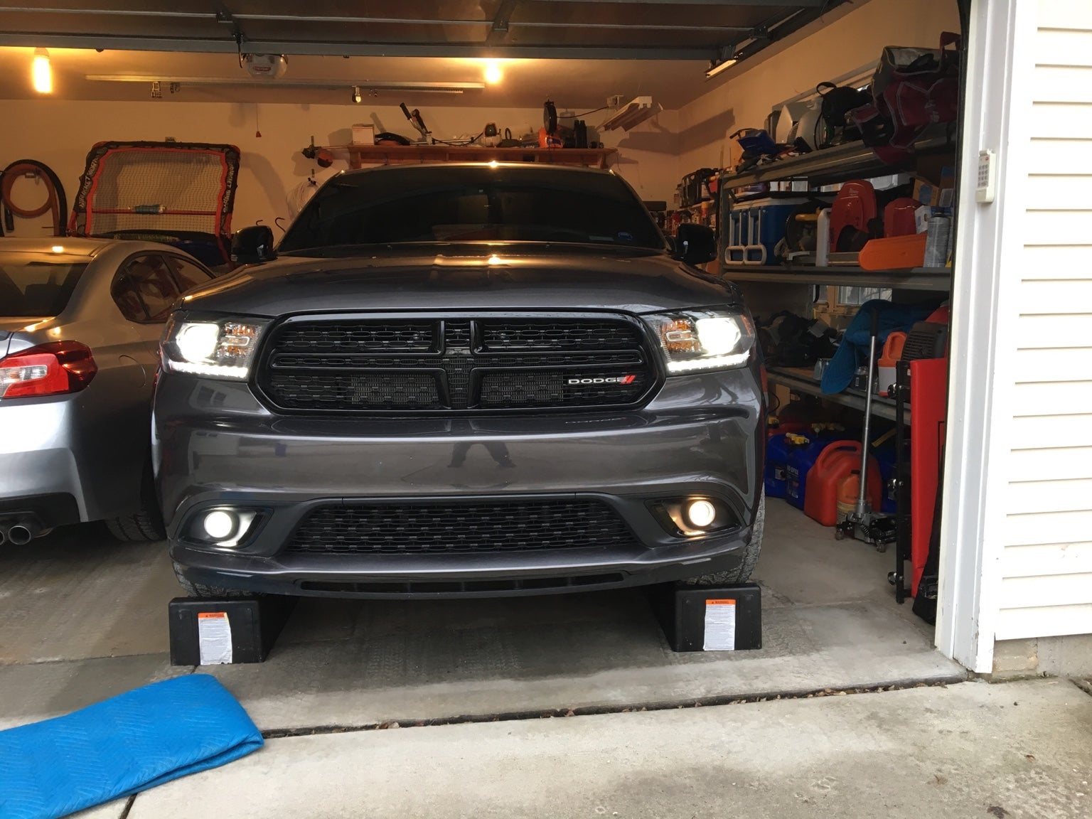 Fog Lights - change to LED bulbs | Dodge Durango Forum