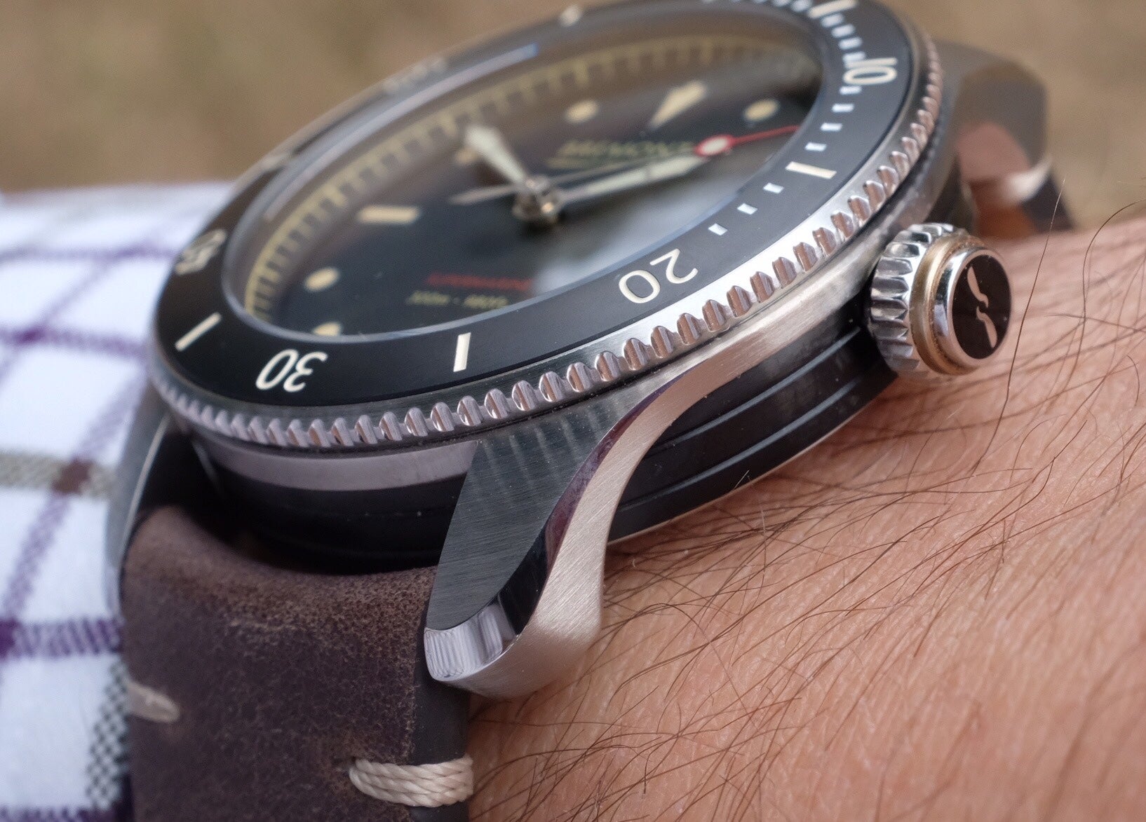 Please post an unusual, aesthetically pleasing lugs’ design of wrist ...