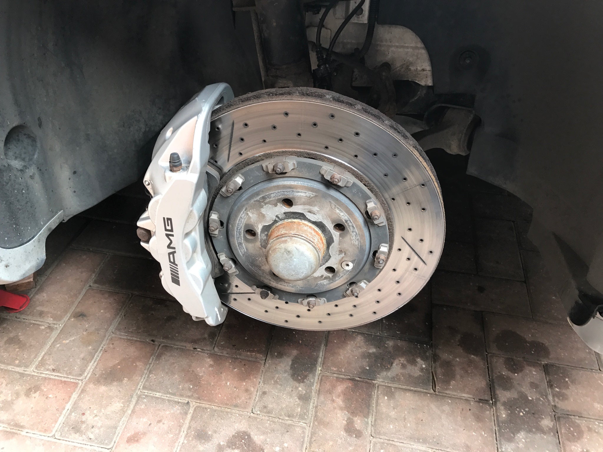 Rebuilding SLK 55 Brake Calipers ! | Mercedes SLK World