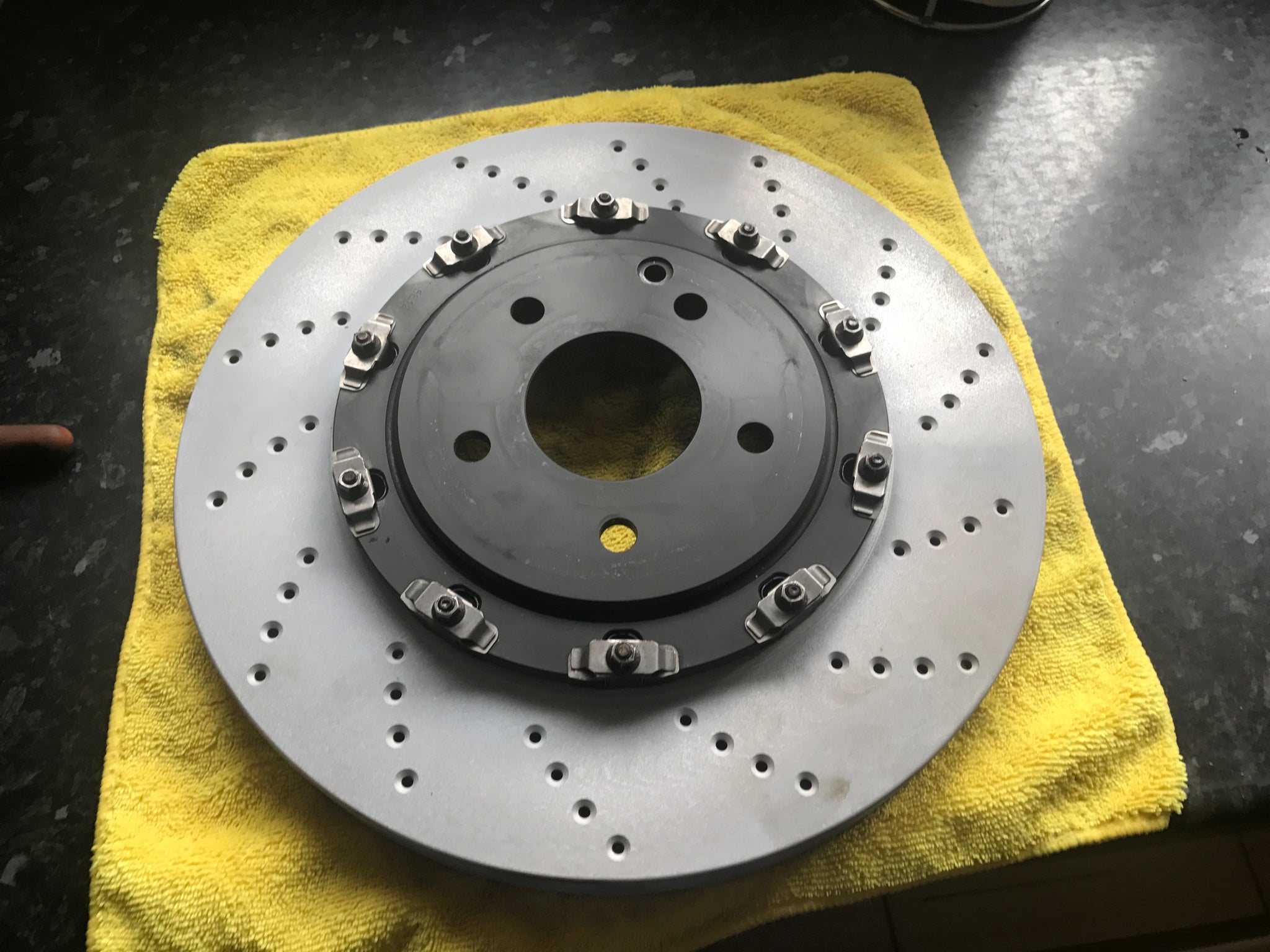 Rebuilding SLK 55 Brake Calipers ! | Mercedes SLK World