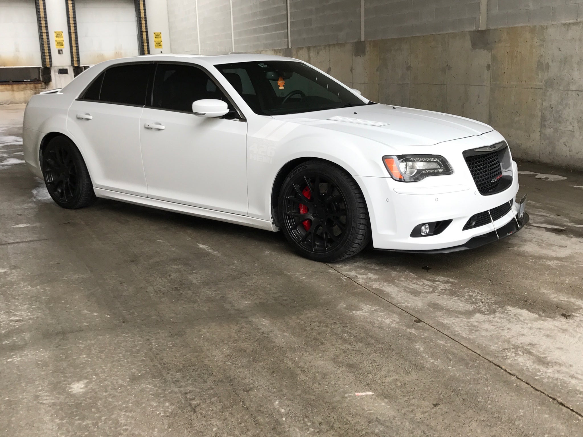 Any pics of a 300 with scat/hellcat wheels? | LX Forums Forum