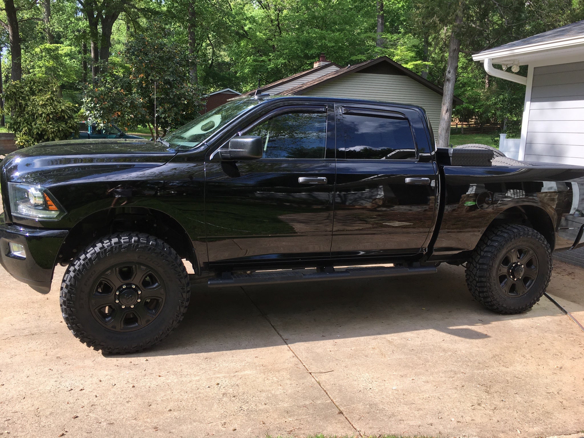 2500 owners - 35" or 37" tires? | DODGE RAM FORUM