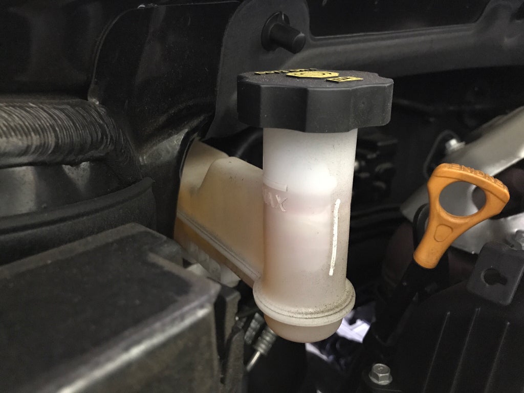 Wheel well oil leak | Kia Forum