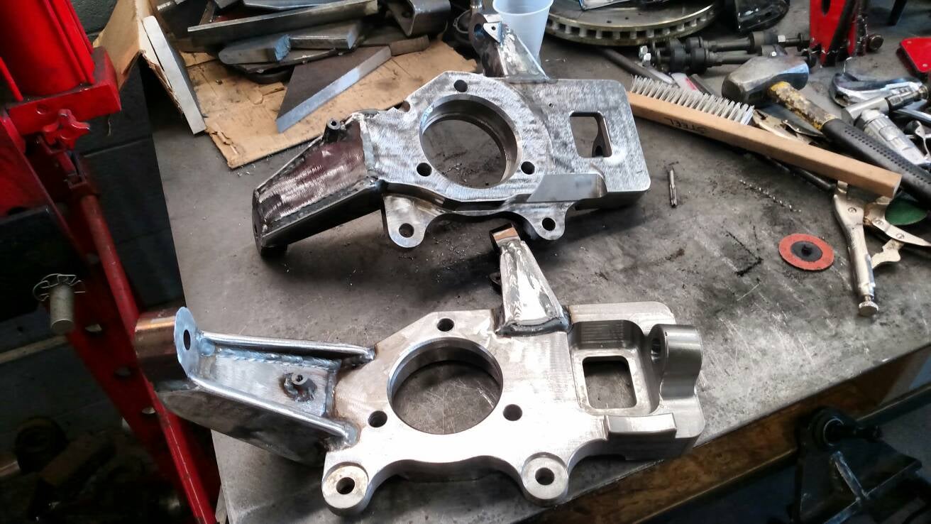 Who makes custom steering knuckles? | Pirate 4x4