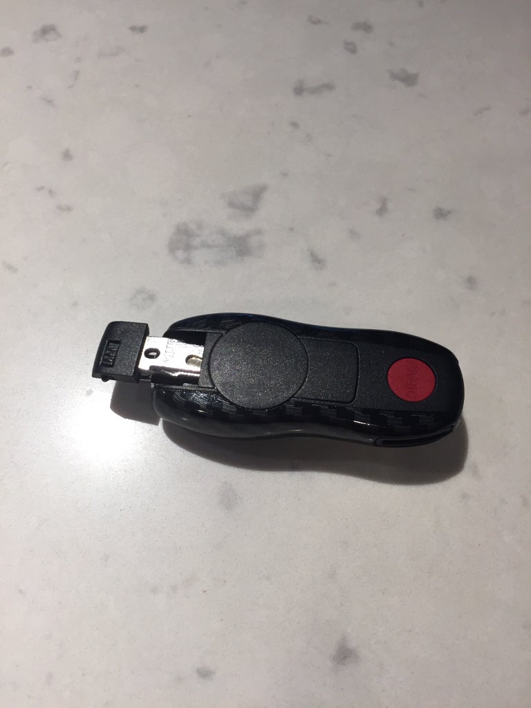 Glove compartment key | Porsche Macan Forum