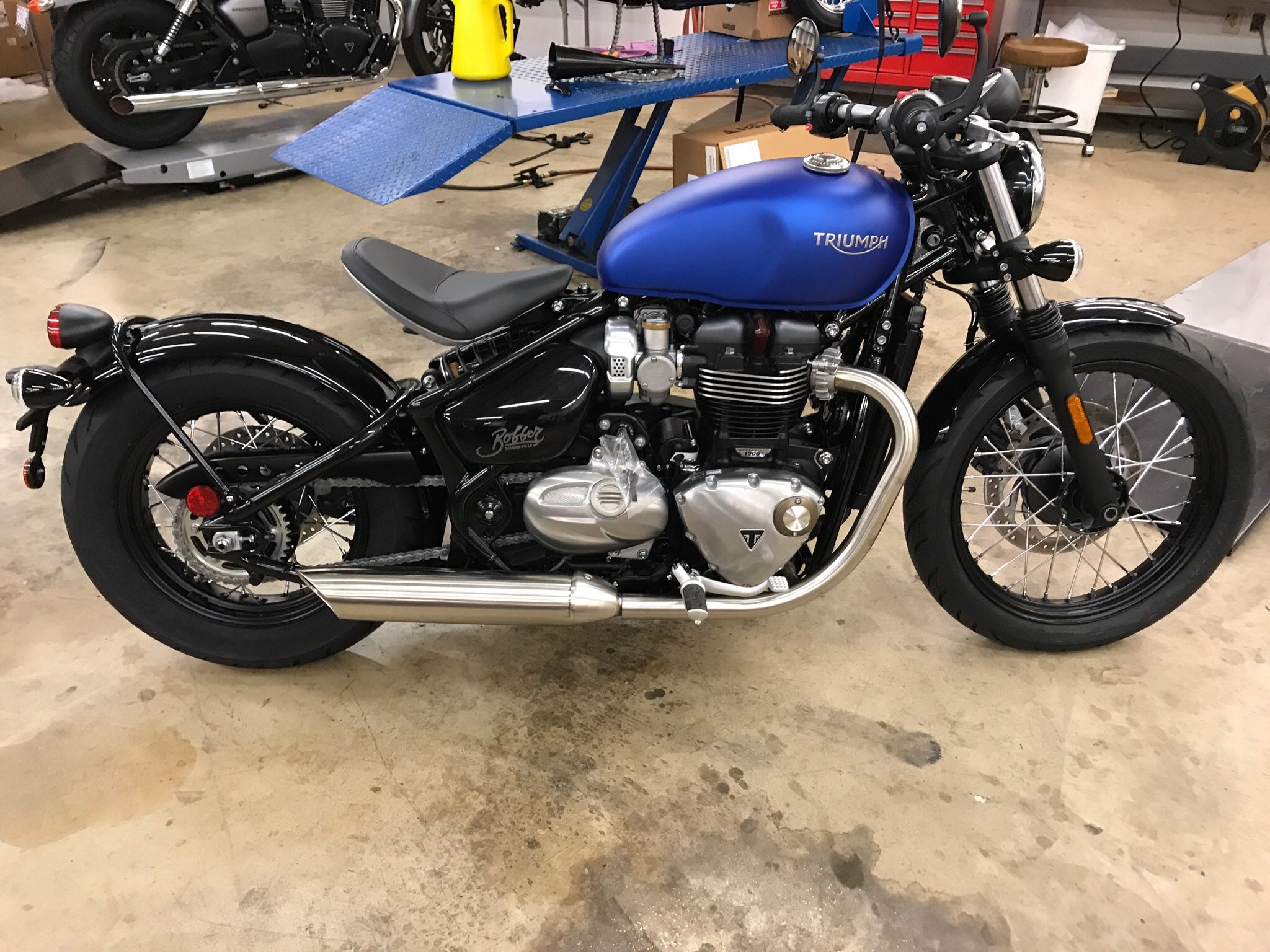 Matte Caspian Blue Bobber: the only one | Triumph Bobber Forum