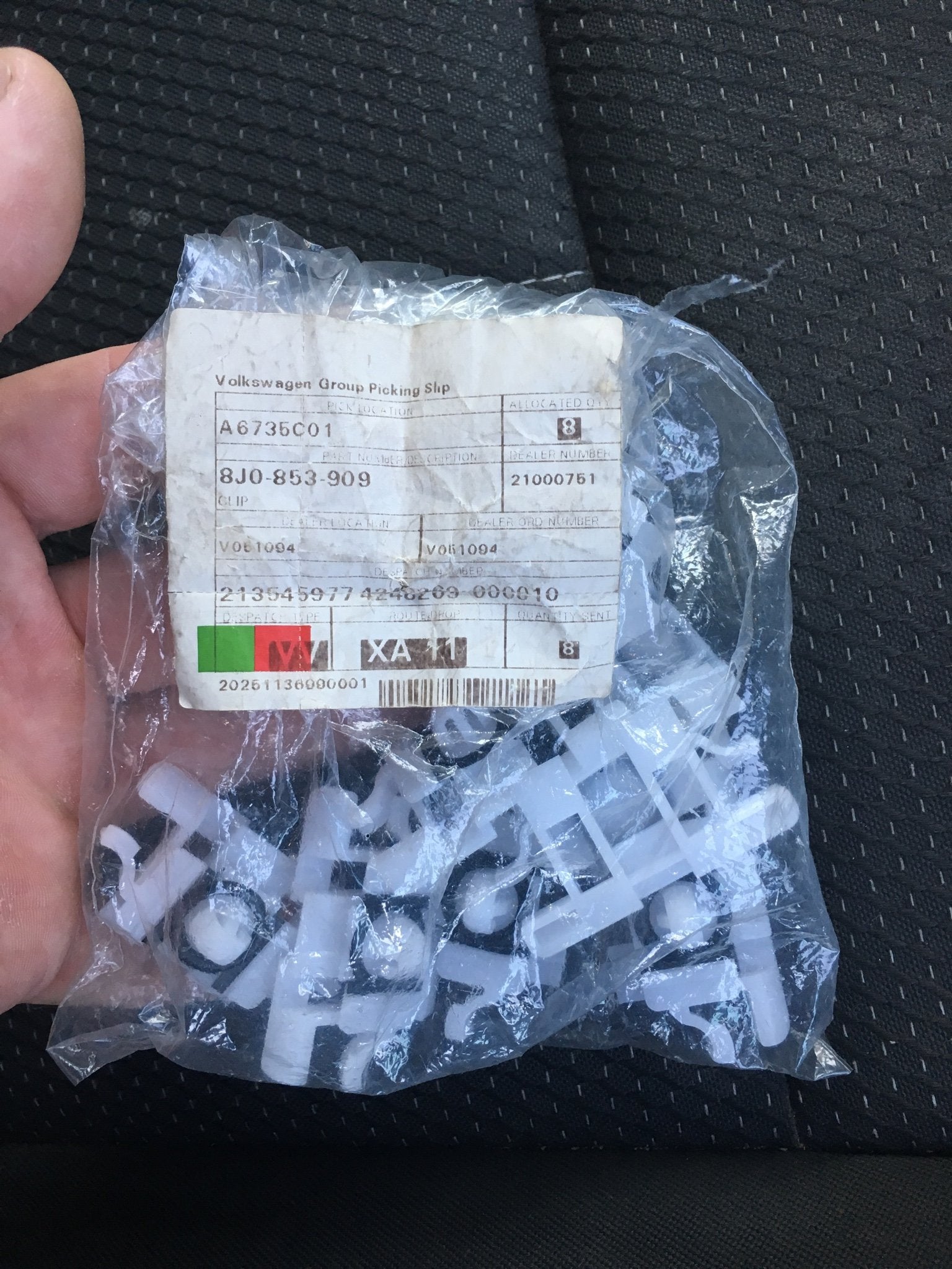 Side skirt broken white clips | Audi TT Forum