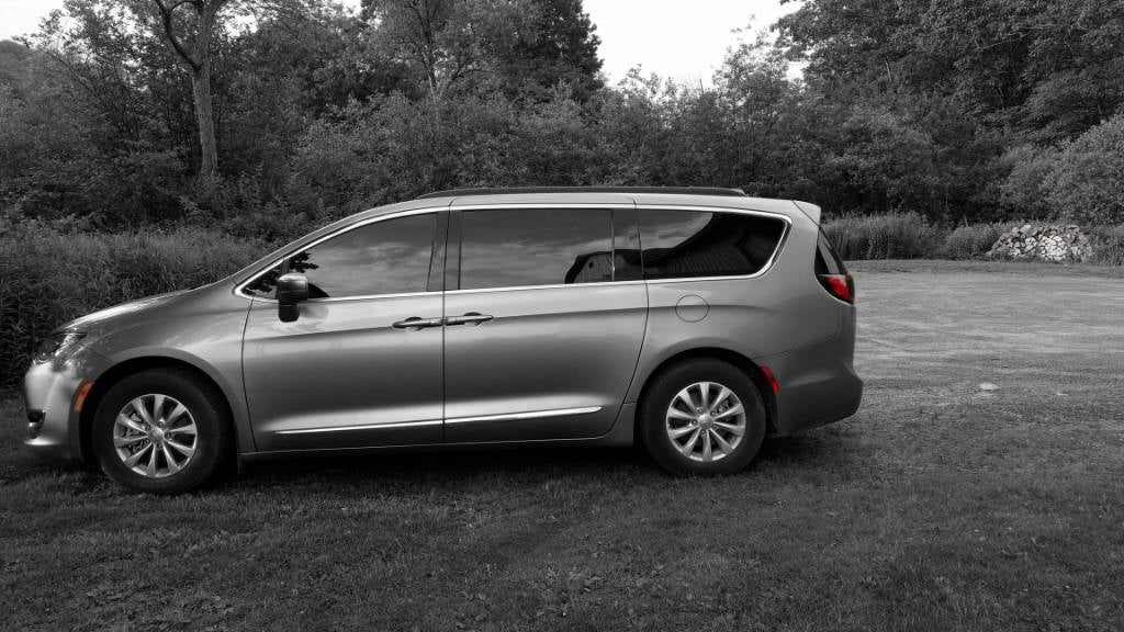Molten Silver Chrysler Pacifica Owners Picture Thread | 2017+ Chrysler ...
