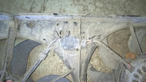 MKV R32 Radiator fan replacement DIY. | VW Vortex - Volkswagen Forum