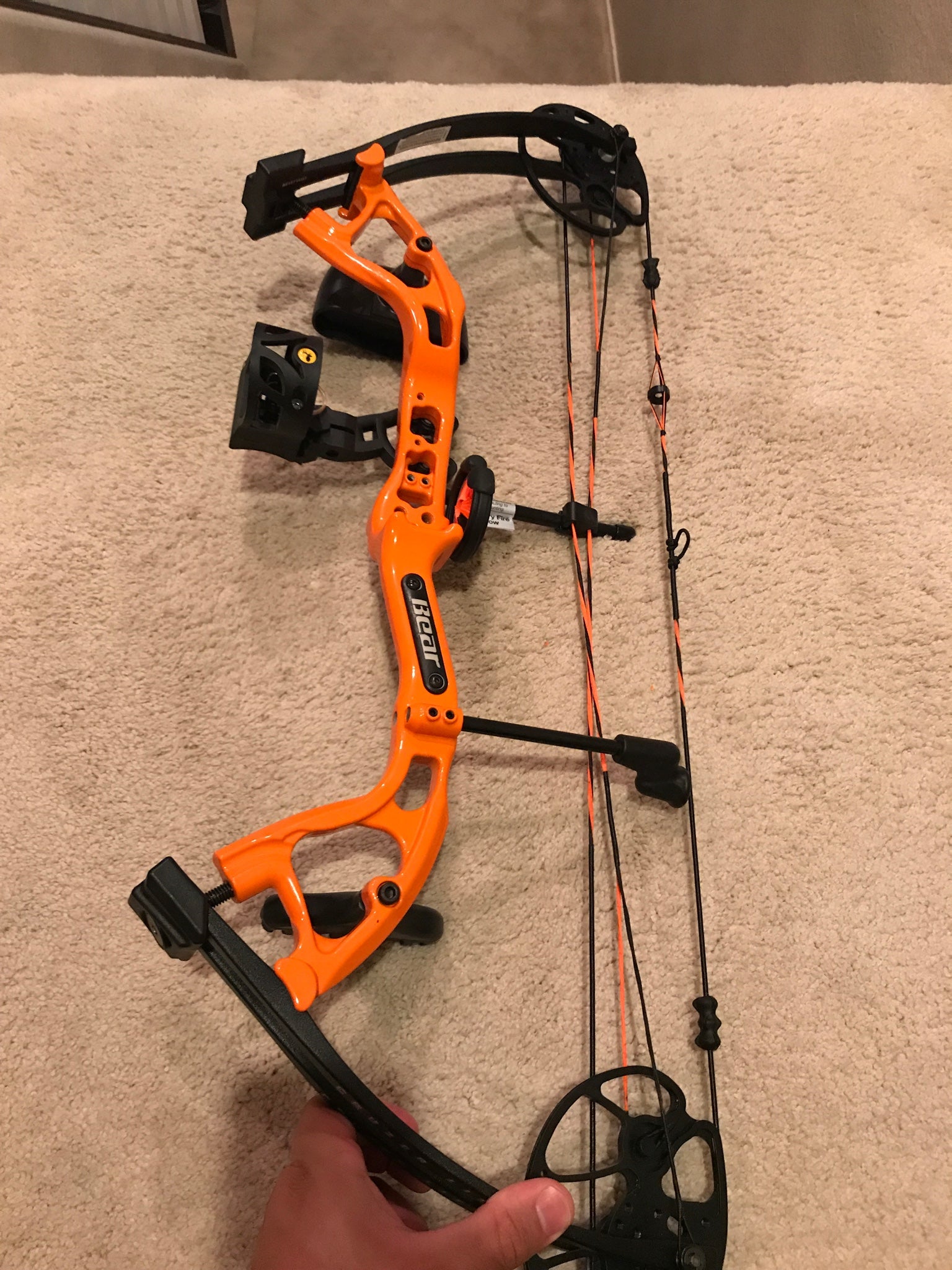 Dual cam, cable making contact with lower buss cable yoke at full draw ...