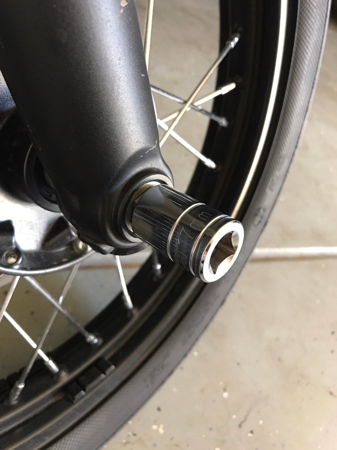 removing front wheel | Triumph Bobber Forum