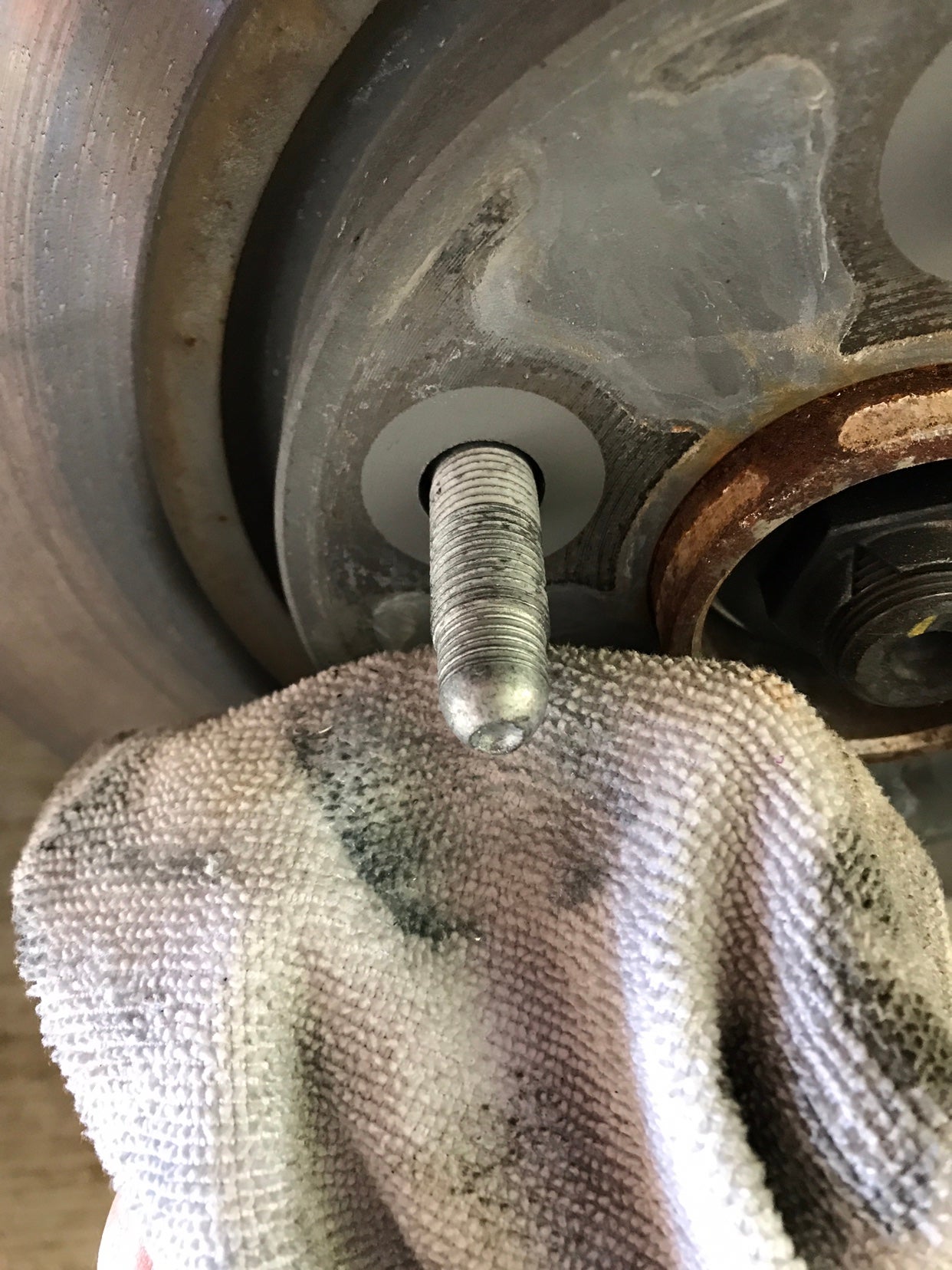 Lubricant on wheel studs | Impala Forums