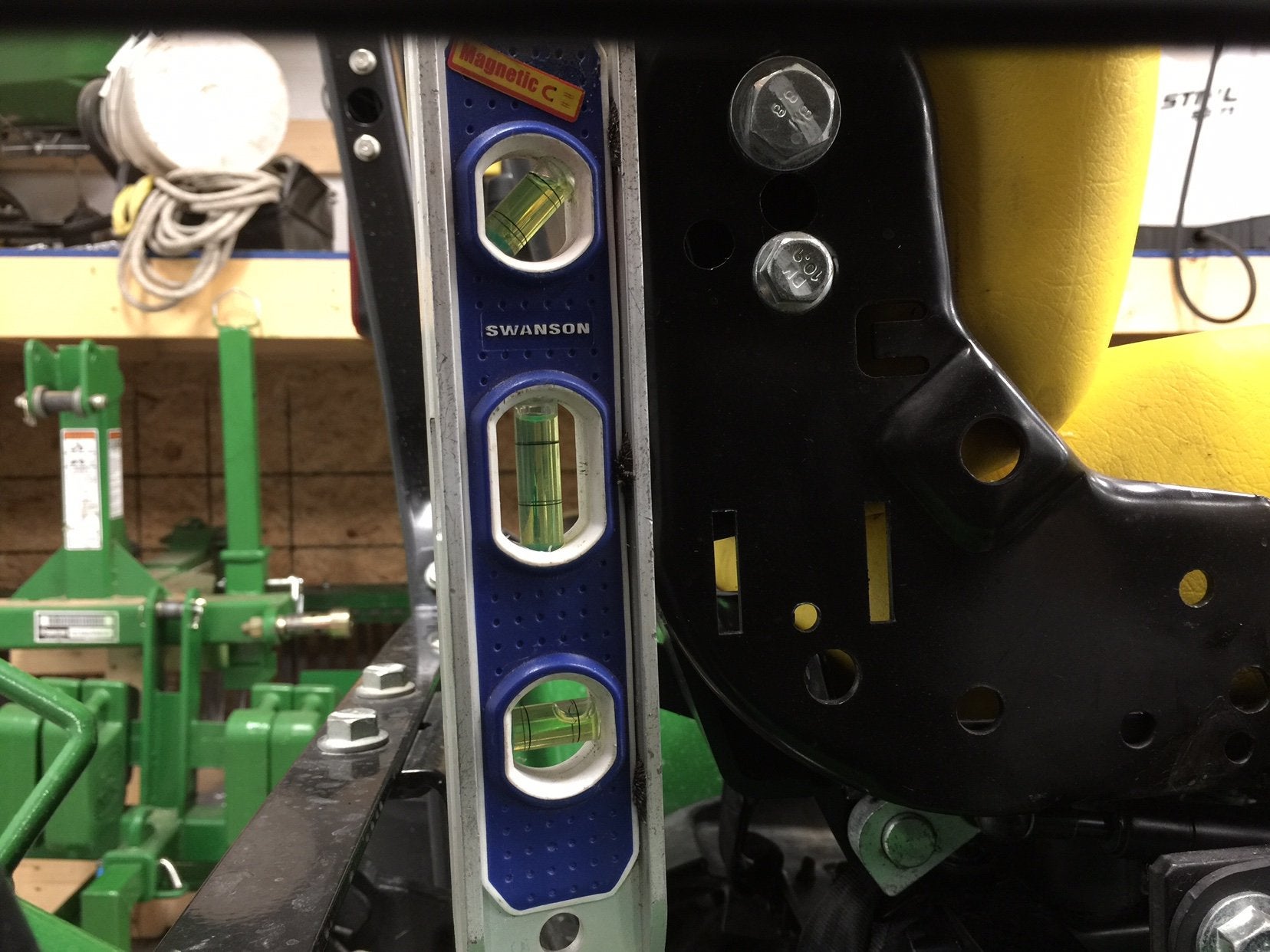 Seat back adjustment 1025R | Green Tractor Talk