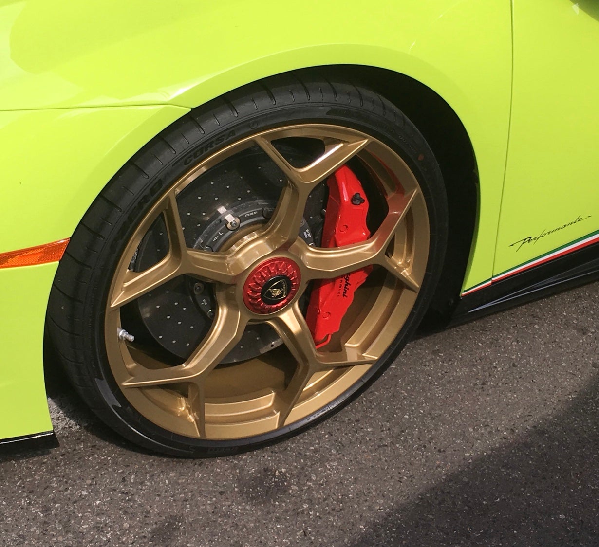 How would bronze wheels look with orange calipers? | Lamborghini Talk