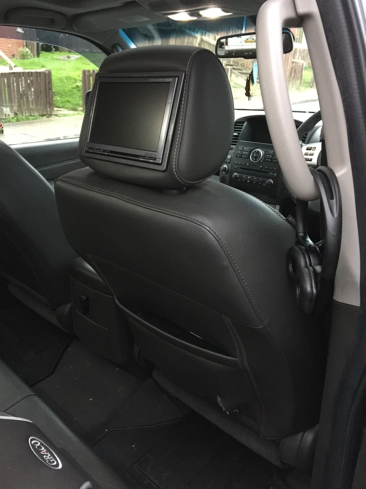 Headrest Screens | Nissan-Navara.net