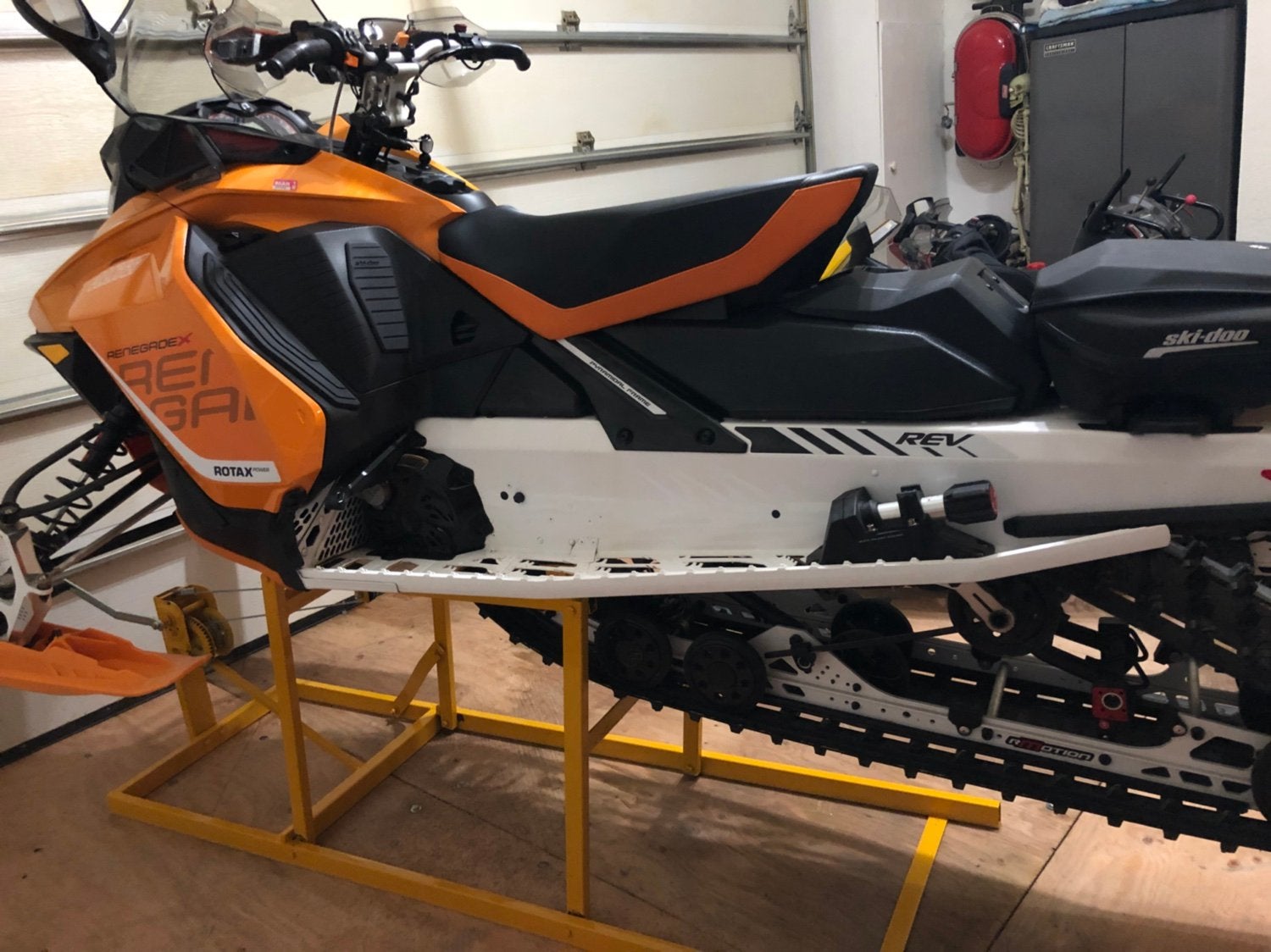 Sled lifts in Canada | Ski-Doo Snowmobiles Forum