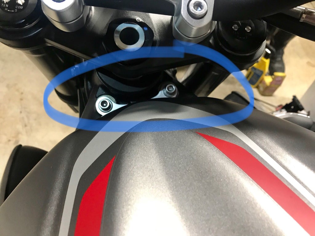 Removing fuel tank for Street Triple RS 765 | Triumph Rat Motorcycle Forums