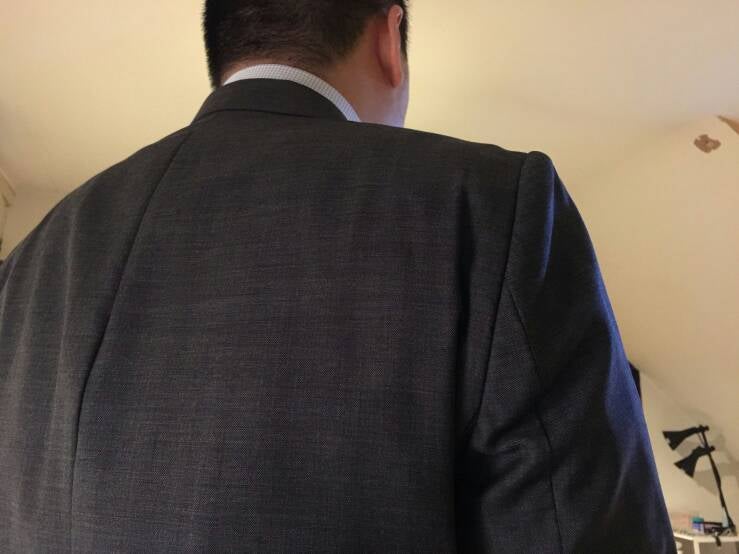 Crease at the back of suit jacket | Men's Clothing Forums