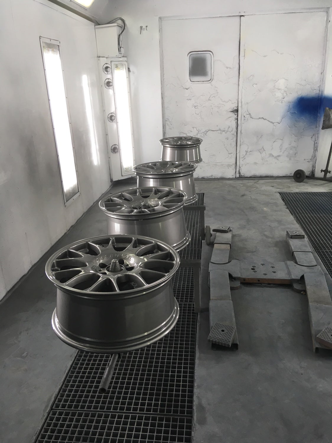 Can someone tell me the paint colour | Baby BMW Forum