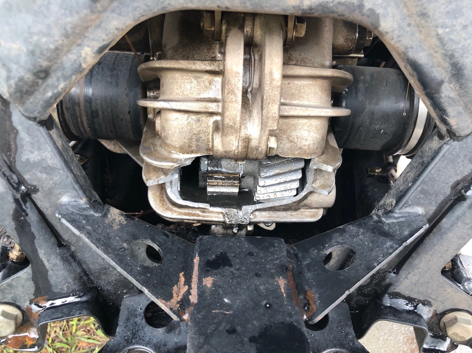 Rear diff exploded | PRC Polaris Ranger Club
