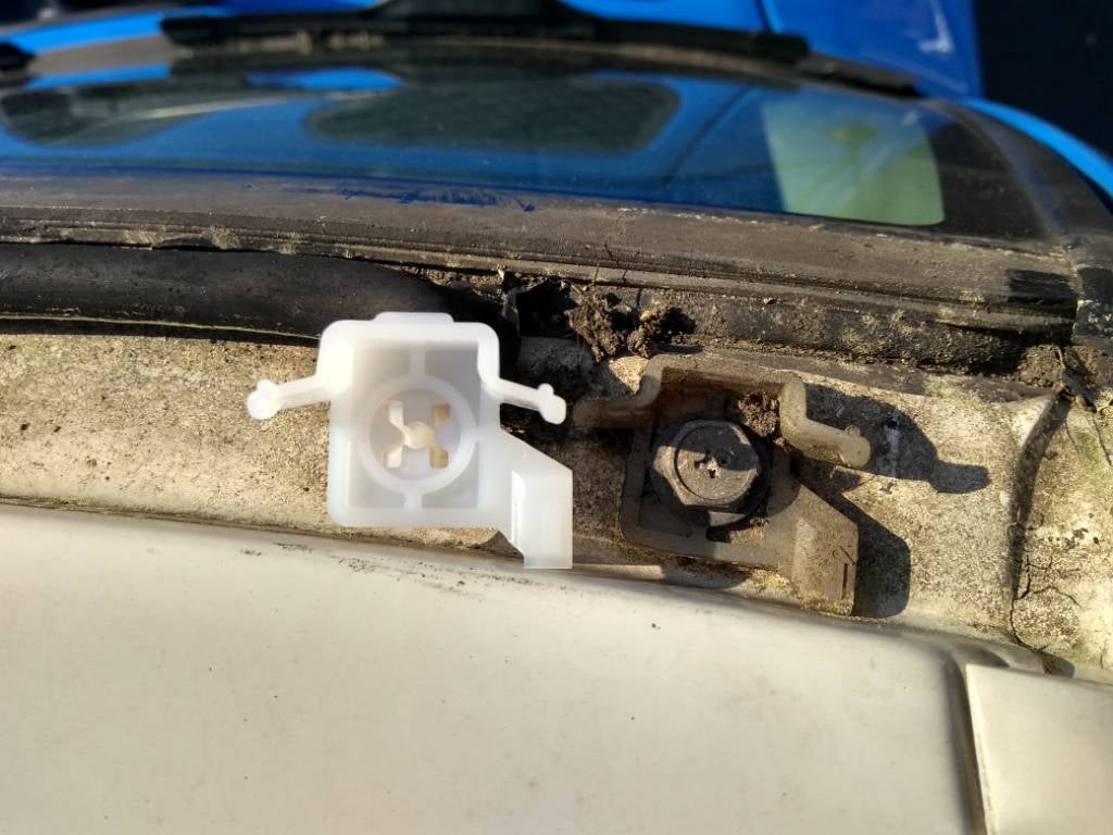 Windshield Molding Clips | Toyota FJ Cruiser Forum