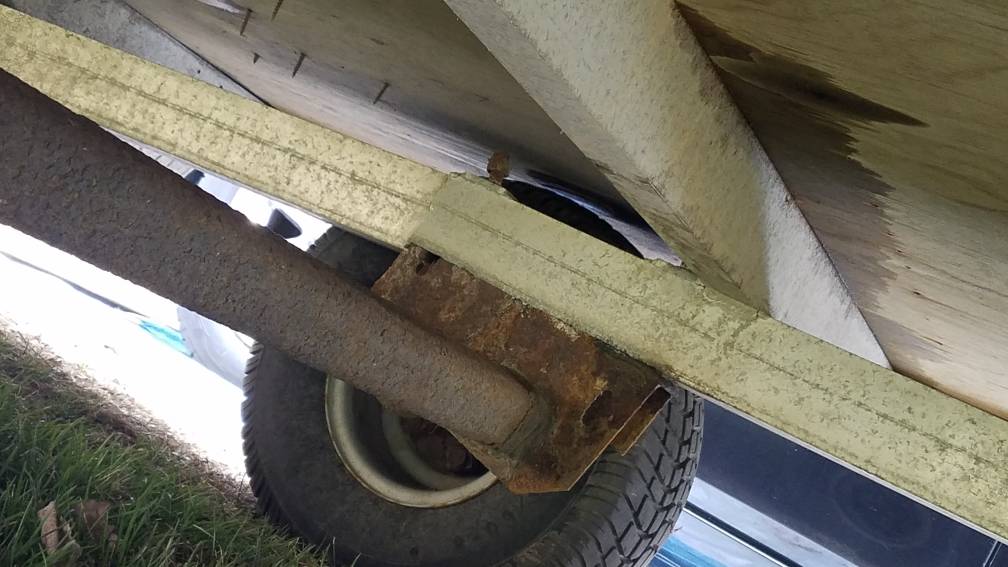 Broken trailer frame - Axle broke thru alum box section - check your t ...