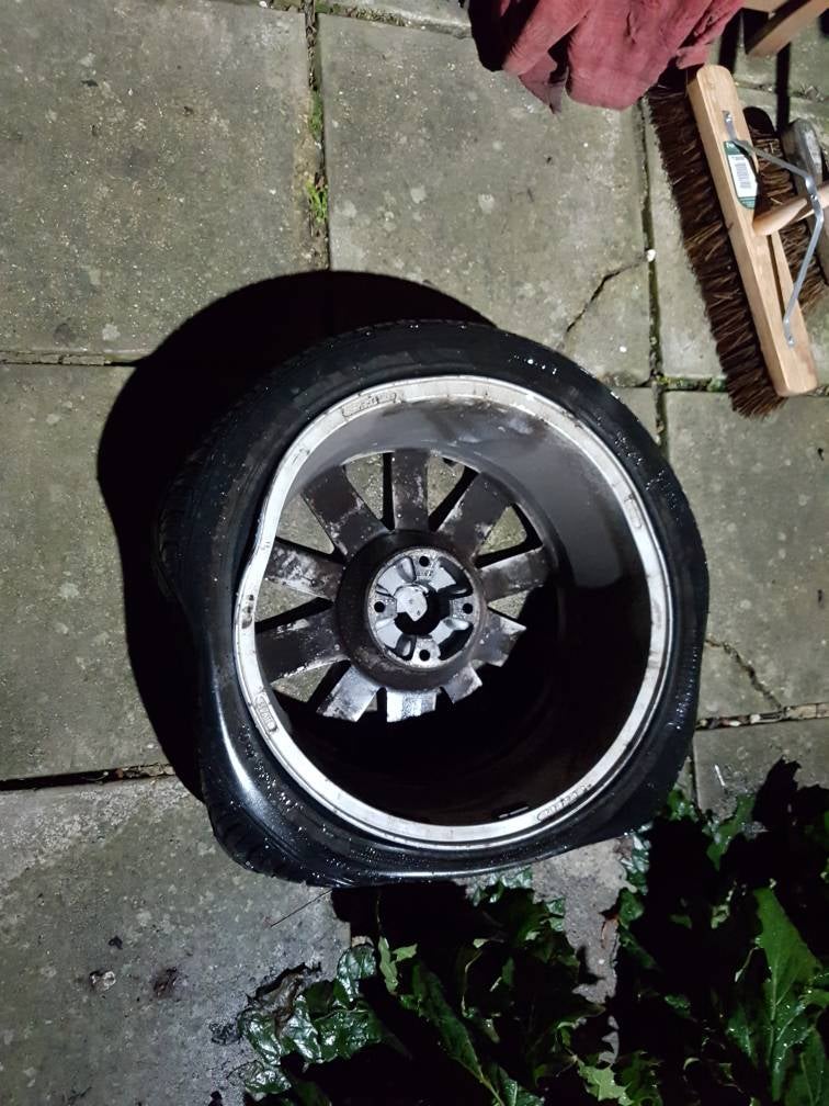 Deflating tyres, corroded alloy wheels | Peugeot Forums