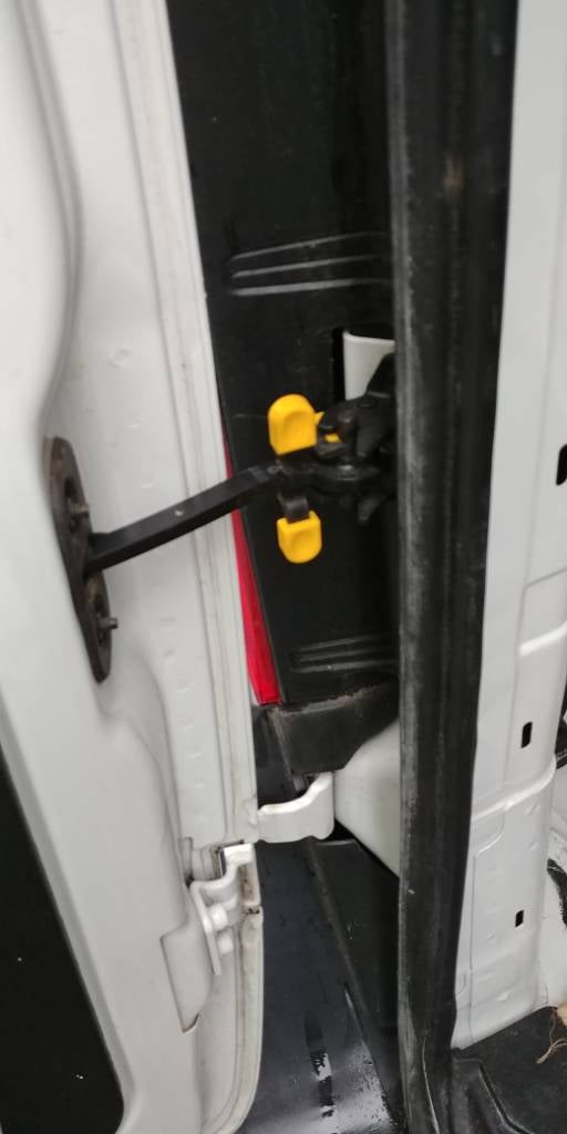 Rear door limiting straps | Ram Promaster Forum