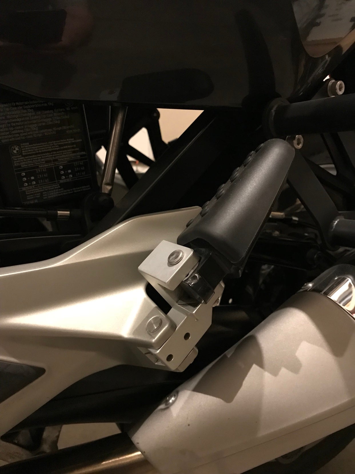 K1600 Passenger Foot Peg riser kit? | BMW K1600 Forum