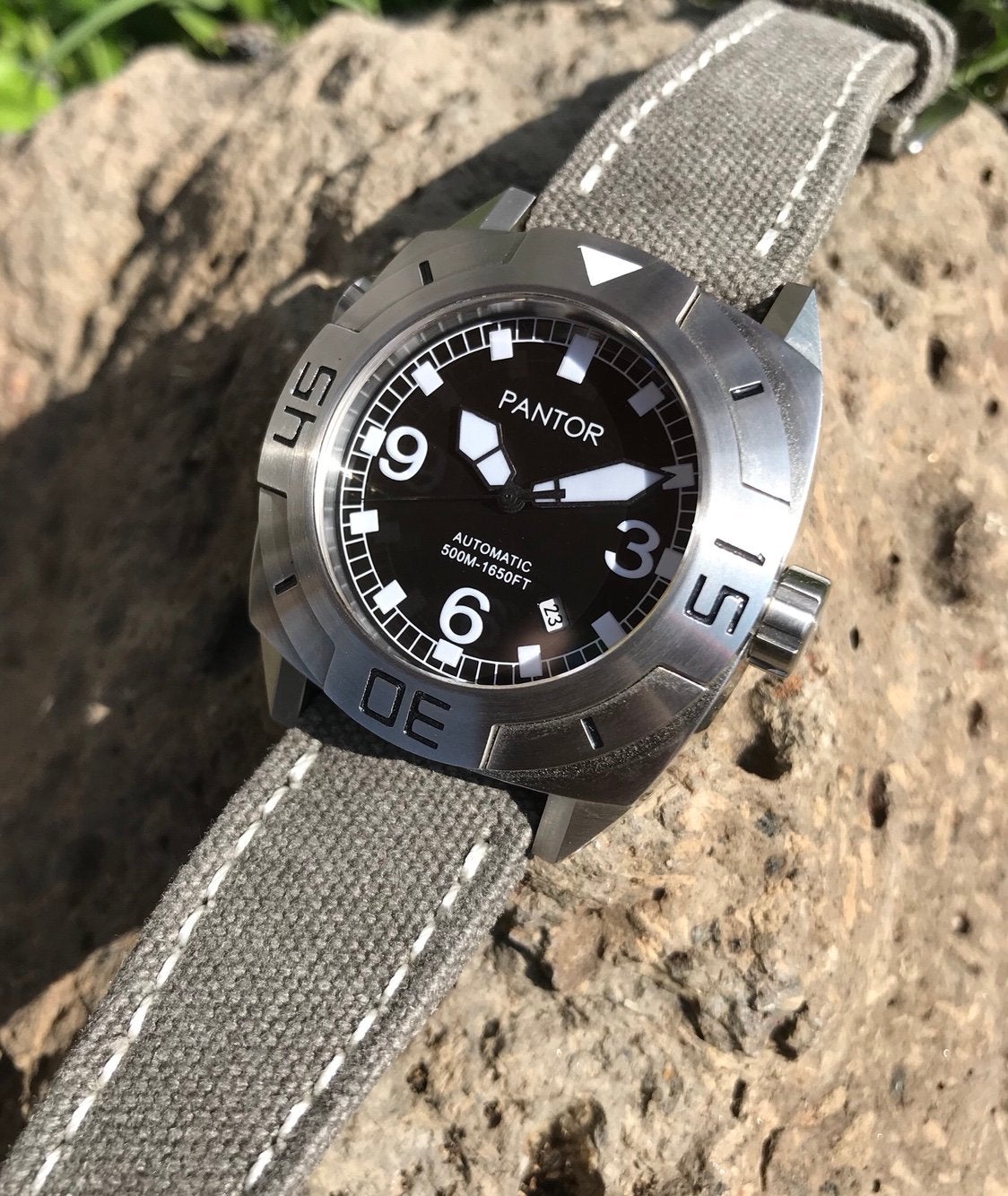 What's the manliest bulkiest watch you know? | WatchUSeek Watch Forums