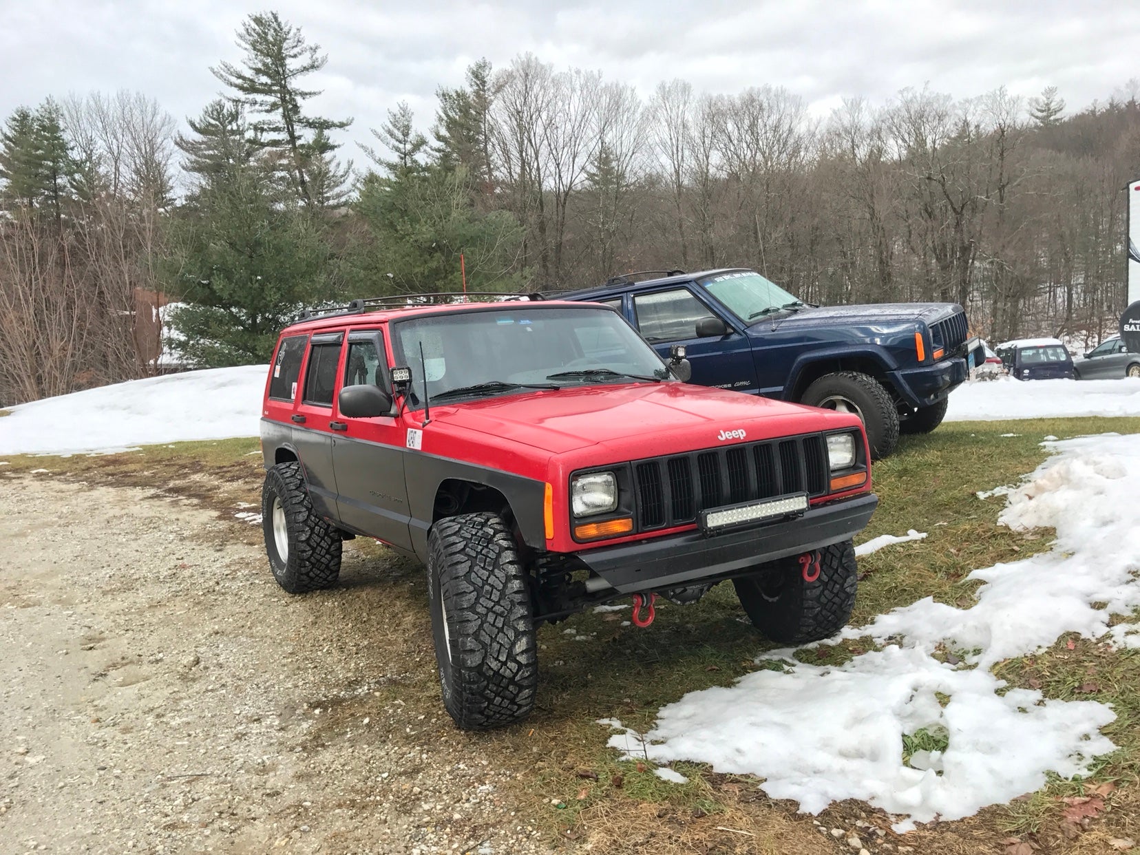 Pics of 1 ton xj on 35s and under 3" suspension | Pirate 4x4