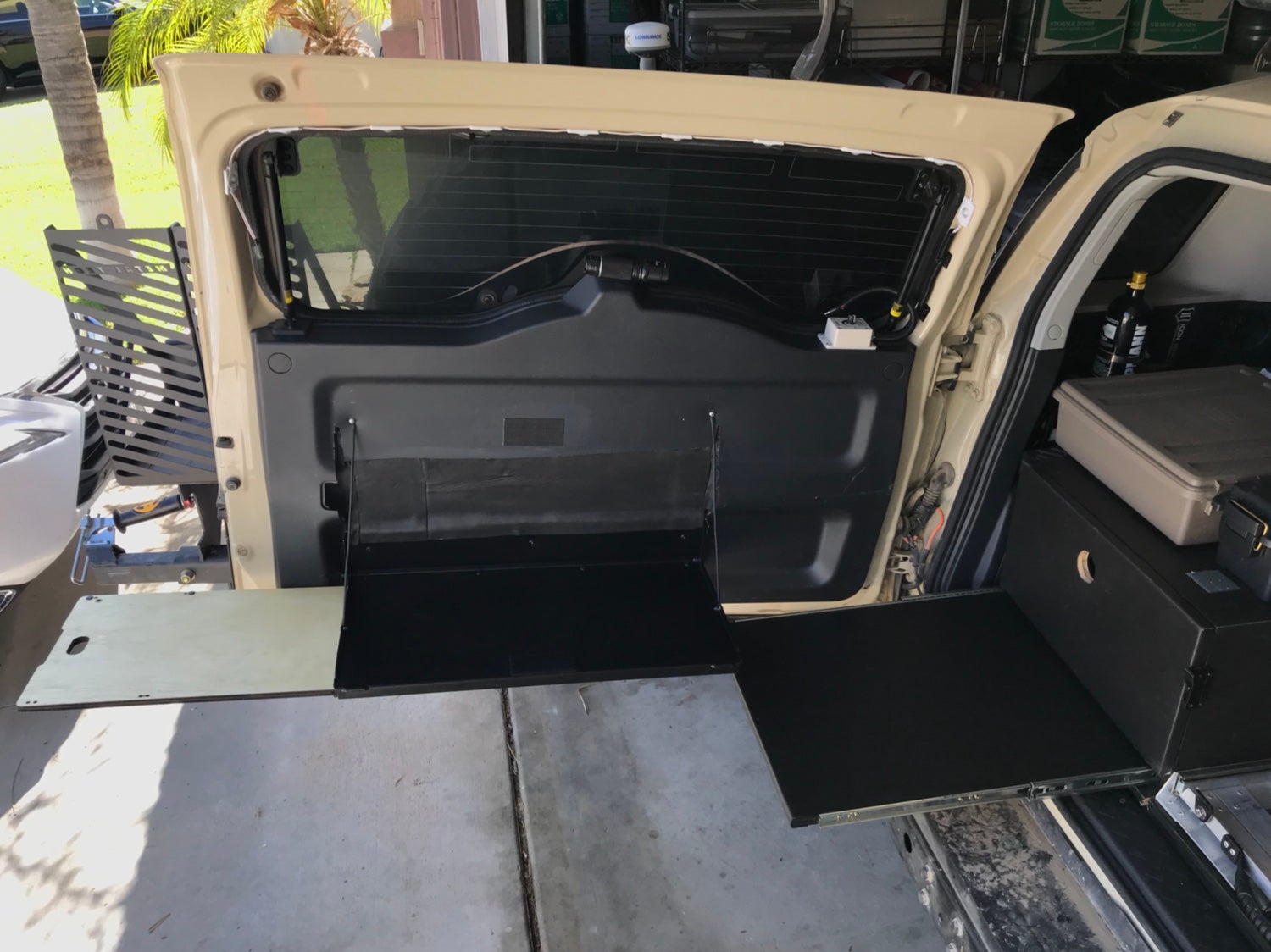 Front Runner Drop Down Table installed. | Toyota FJ Cruiser Forum