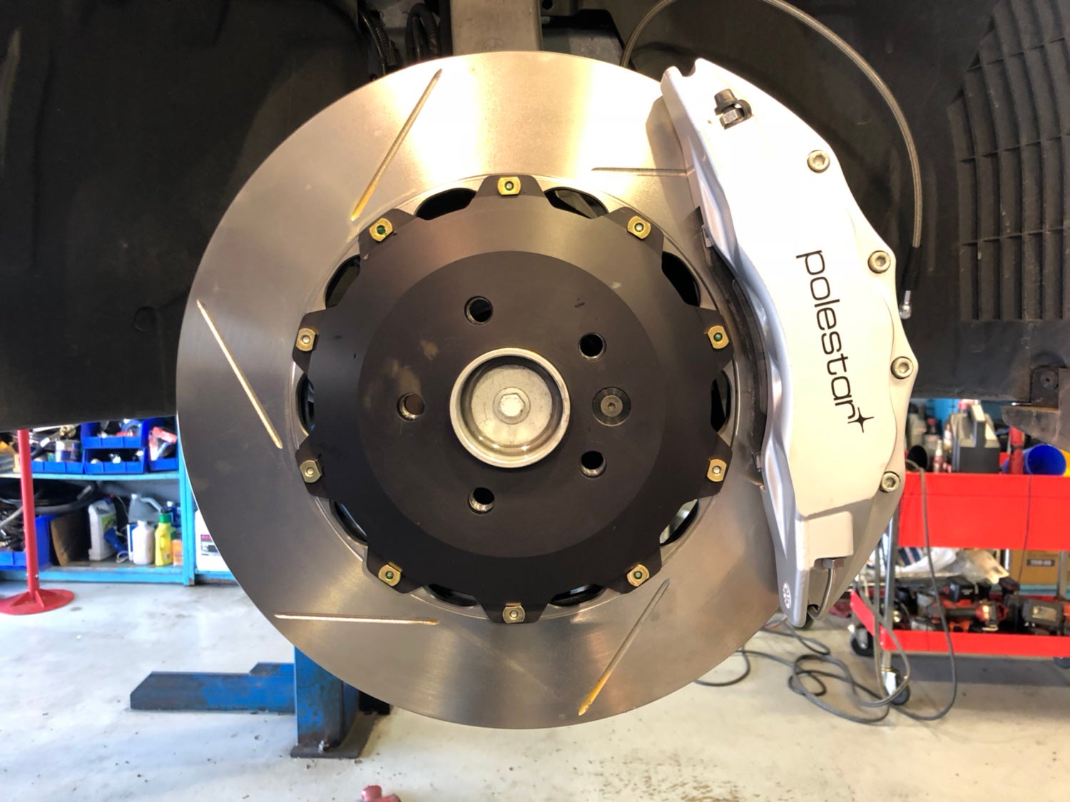 Install "Polestar" brake calliper cover | SwedeSpeed - Volvo ...