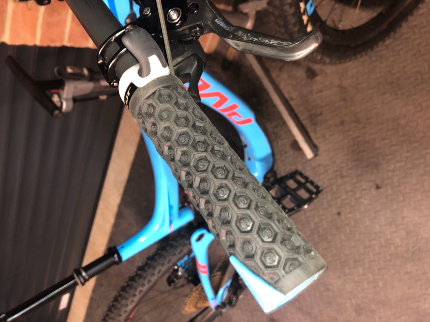 PadLoc Grip End Plugs | Mountain Bike Reviews Forum